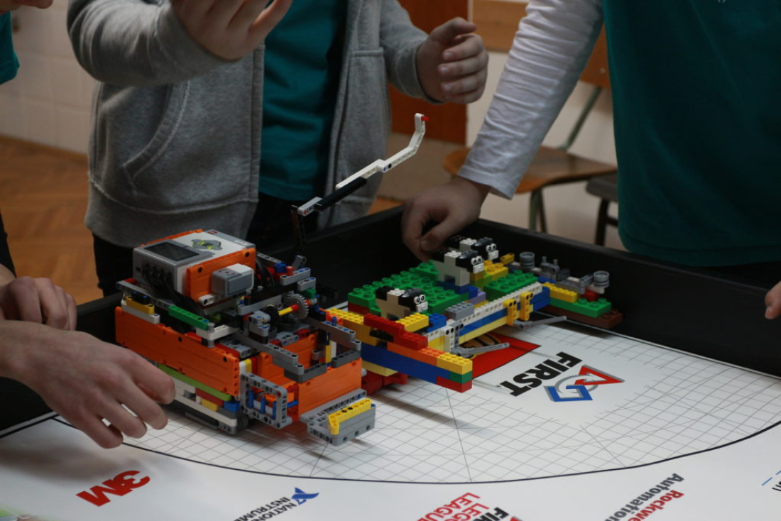 LEGO roboti zaranjaju u morske dubine: Buzet domaćin prvog regionalnog ...