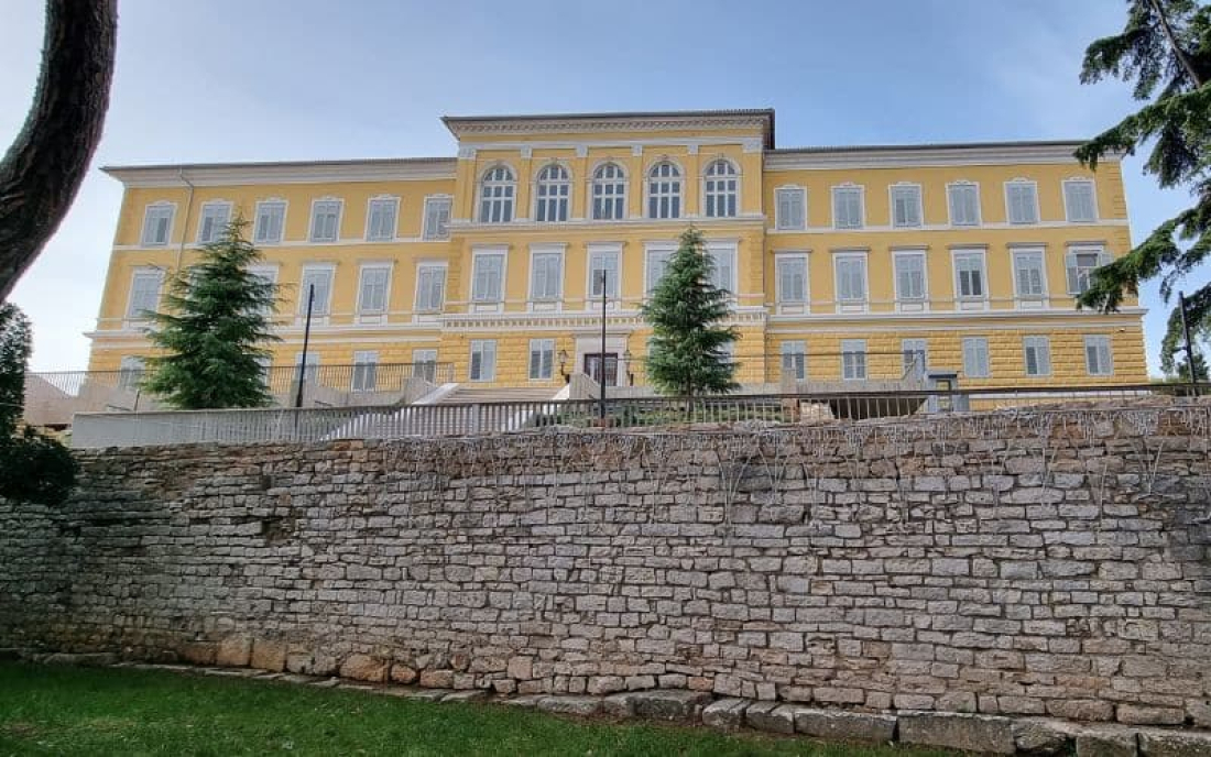 Iz skladišta Arheološkog muzeja ukraden rimski mozaik star 2000 godina POLICIJA TRAGA ZA ...