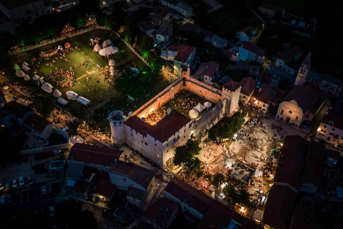 Srednjovjekovni festival u Svetvinčentu uskoro ponovno oduševljava ...