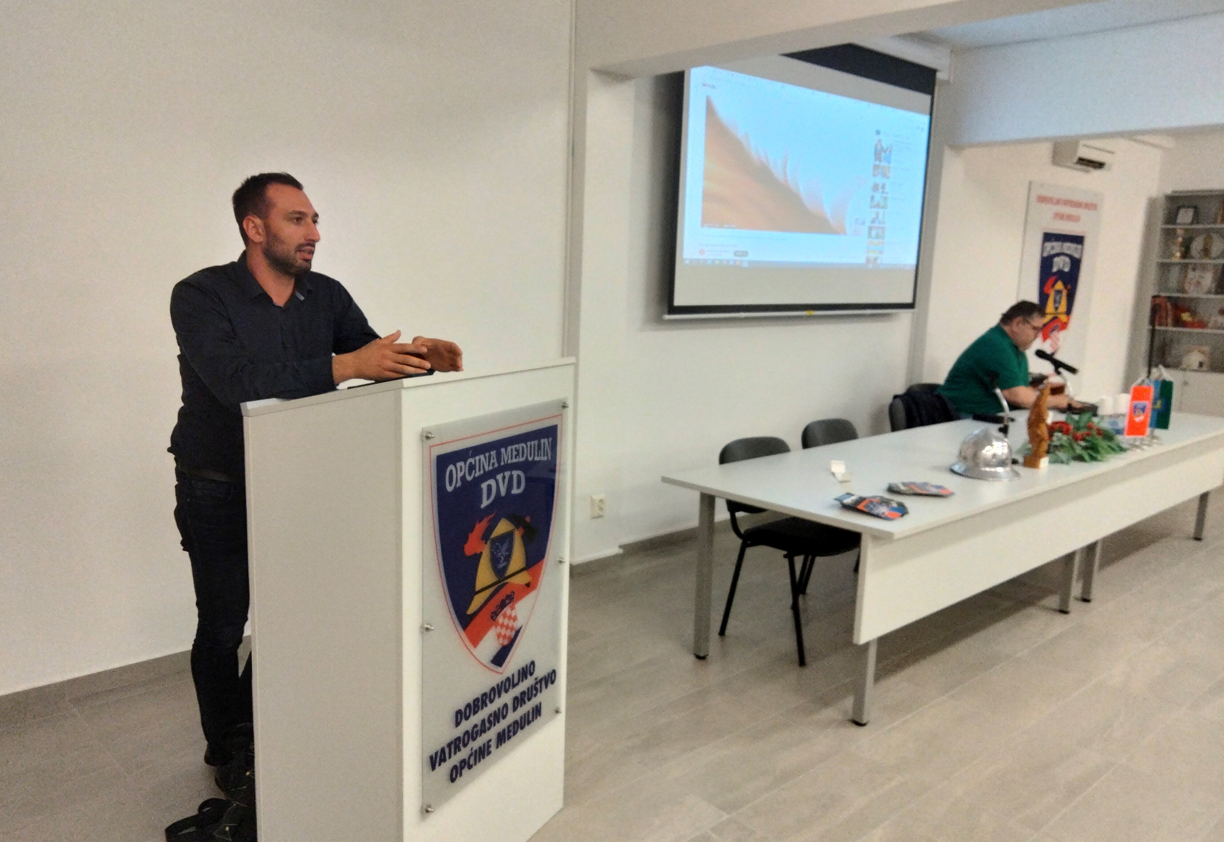 Vjeran Piršić u Medulinu održao predavanje o solarnoj energiji za ...