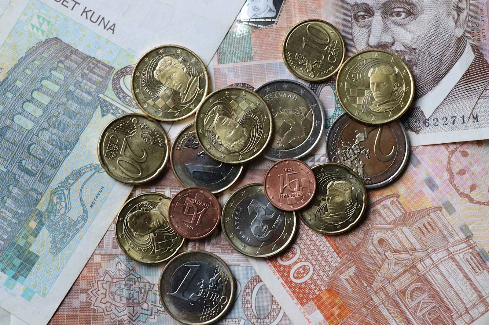 Još danas plaćamo i u kunama, OD SUTRA SAMO EURI - IstraIN