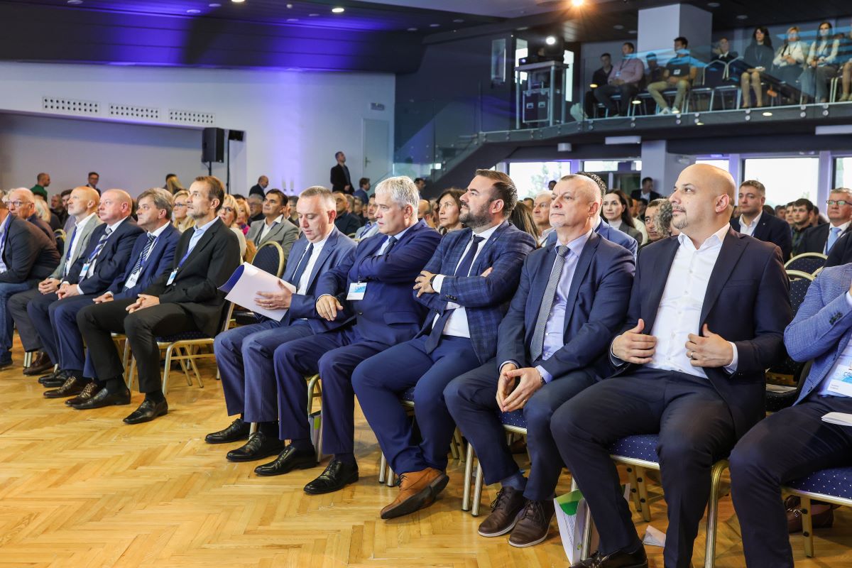 Stručni skup CROVIK otvoren u Puli: Fokus na gubicima u vodoopskrbi i ...