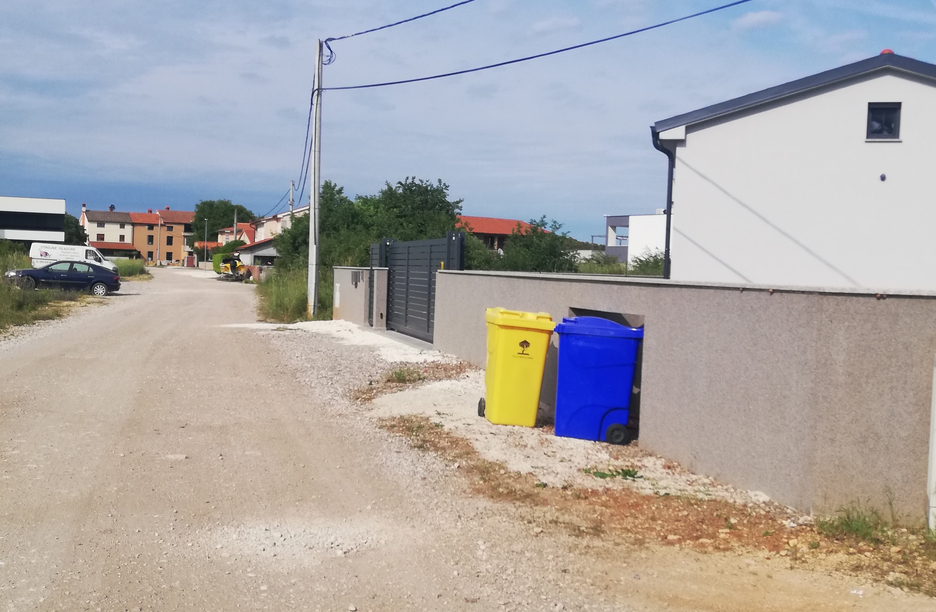 NIČIJA ZEMLJA!? Apsurdan slučaj na Vodnjanštini, vlasti već četiri ...