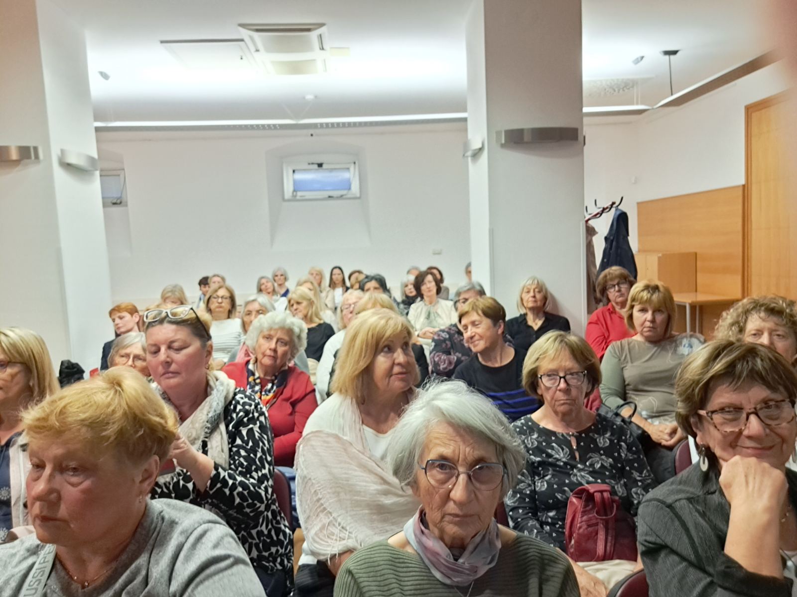 PULA Održano predavanje 'Žene i mentalno zdravlje' u organizaciji Inner ...