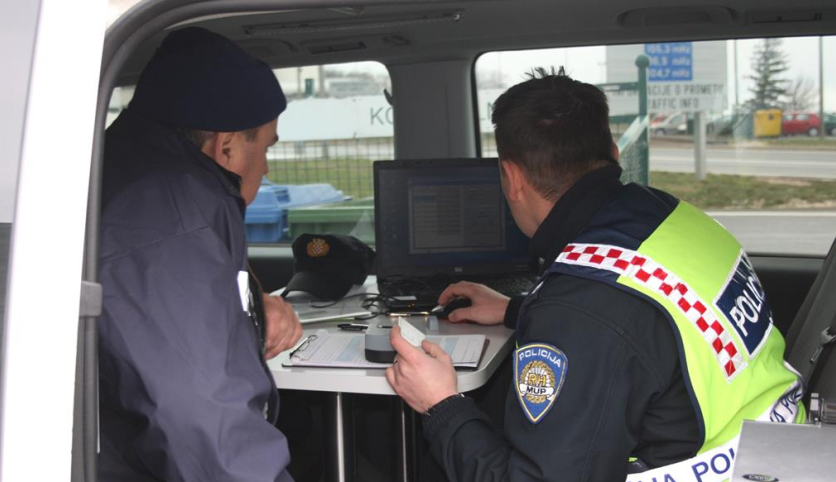 Mladić bez vozačke postavio krivotvorene tablice na auto ODBIO I TEST ...