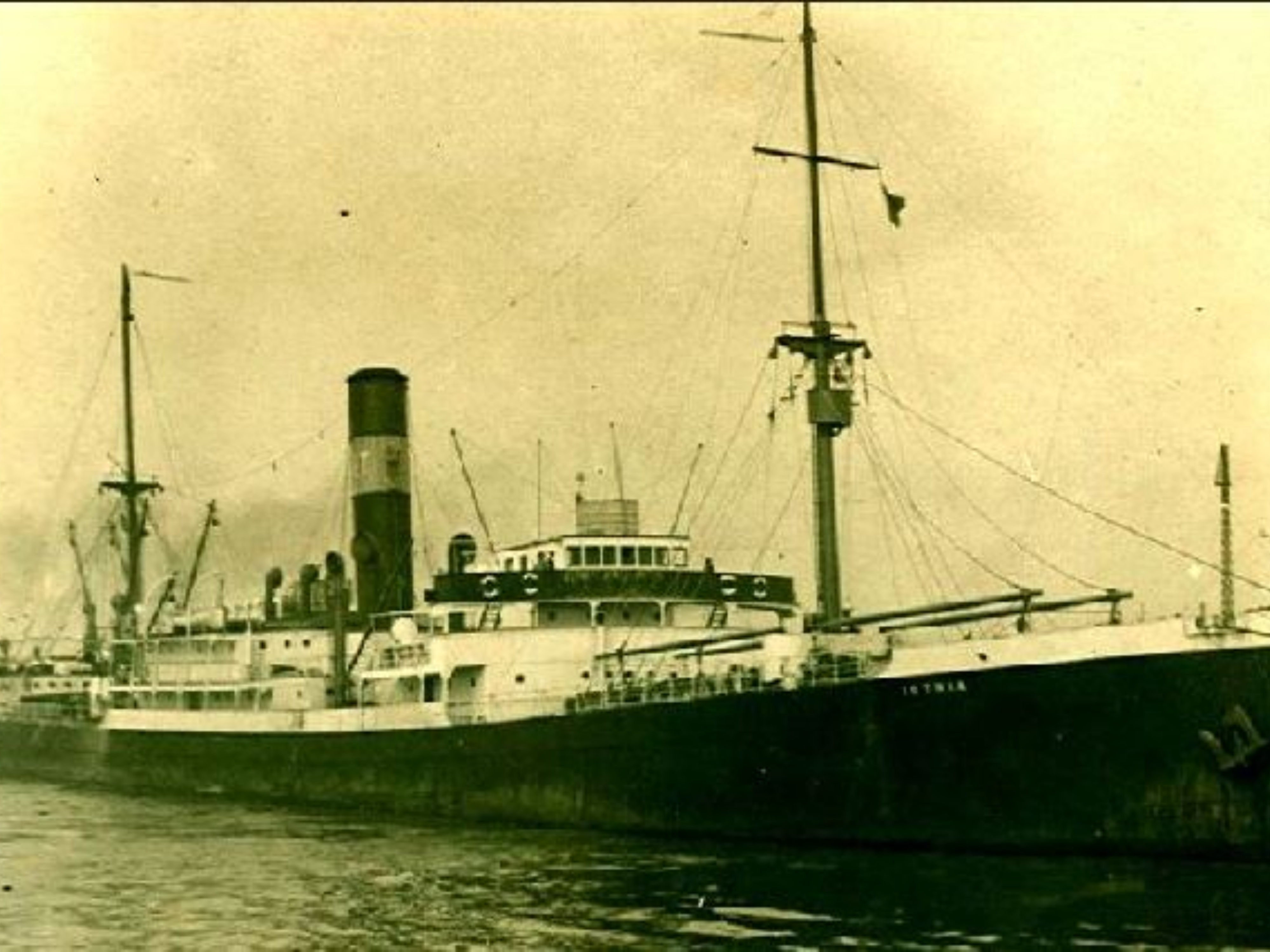 JESTE LI ZNALI? Teretni parobrod Istria na današnji dan 1942. napadnut ...